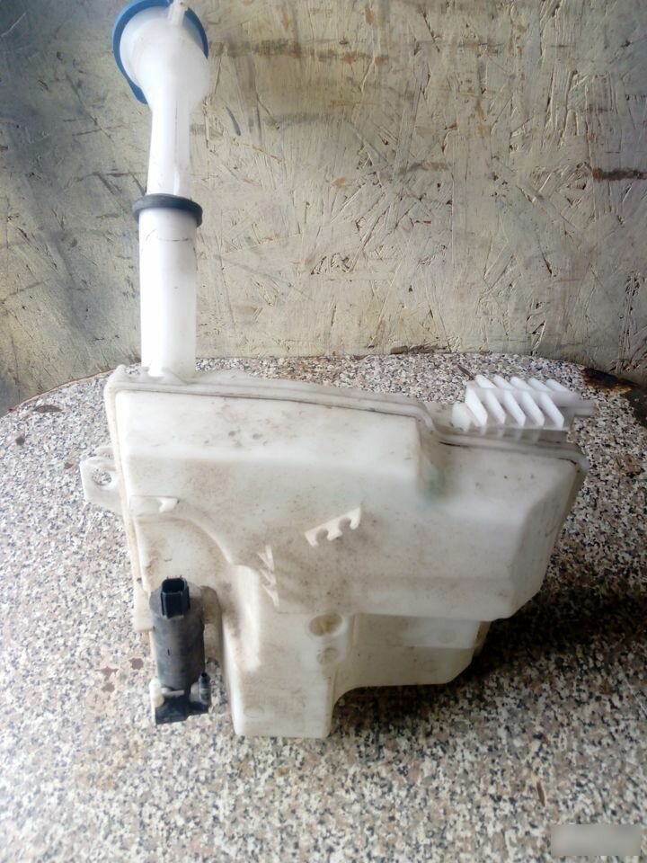 Бачок омывателя лобового стекла Форд Фокус 3 focus BV6117B613AC