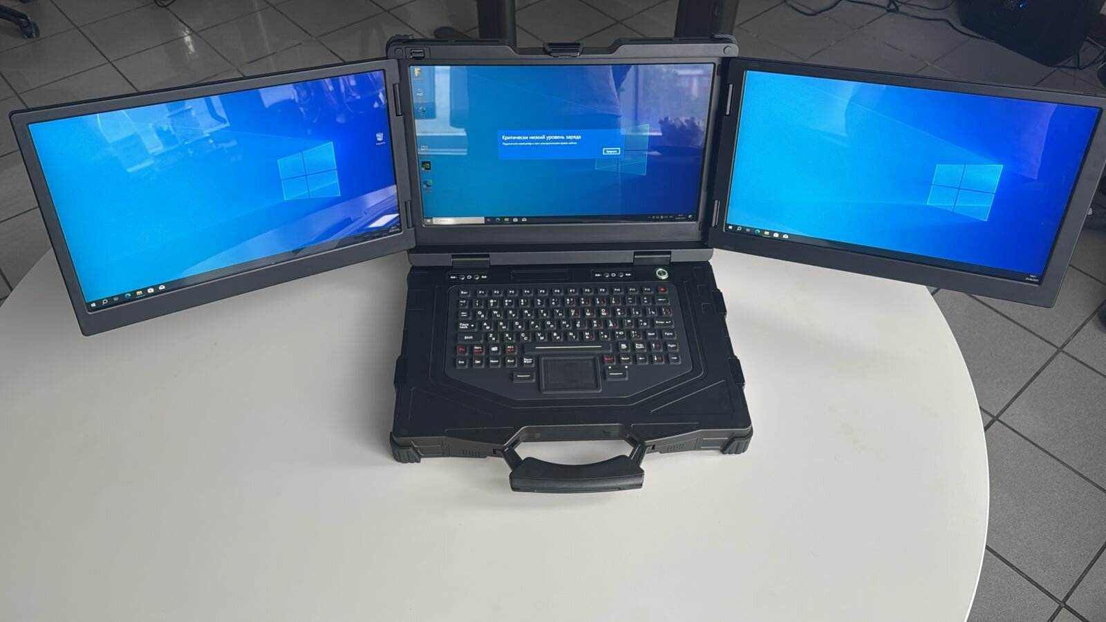 Vesta Book Pro LZ156-3/i9-13900H Black защищённый ноутбук с тремя антибликовыми экранами.