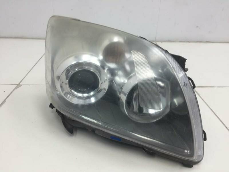 Фара правая Toyota Avensis T250 2003-2009