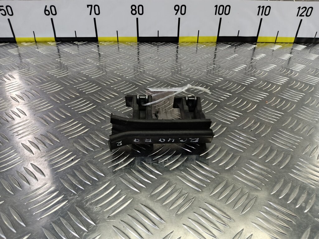 Направляющая стекла двери Б/У для Peugeot Partner II рестайлинг (2012—2015) 9303T1