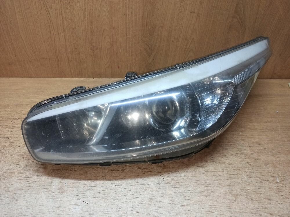 Левая галогеновая фара Kia Ceed JD 92101-A2000