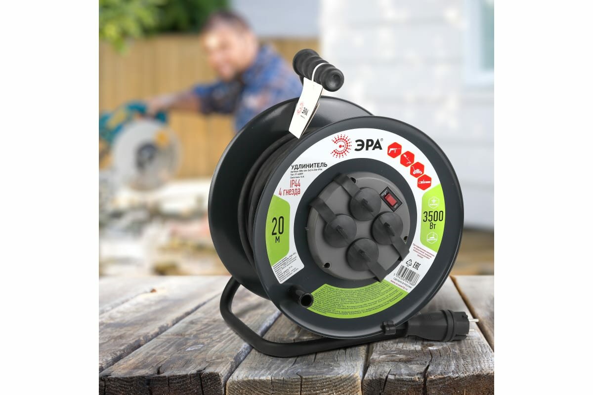 ЭРА Удлинитель силовойRMx-4es-3x2.5-20m-IP44(KG) на металлическая катушке с заземлением 4 розетки КГ 3x2,5м2 20 м 16А, Б0043057