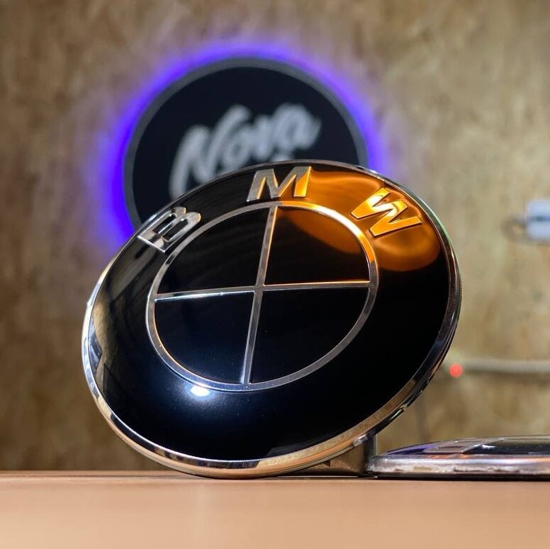 Эмблема значок шильдик логотип БМВ BMW 82мм черный 103334-10 клей 3