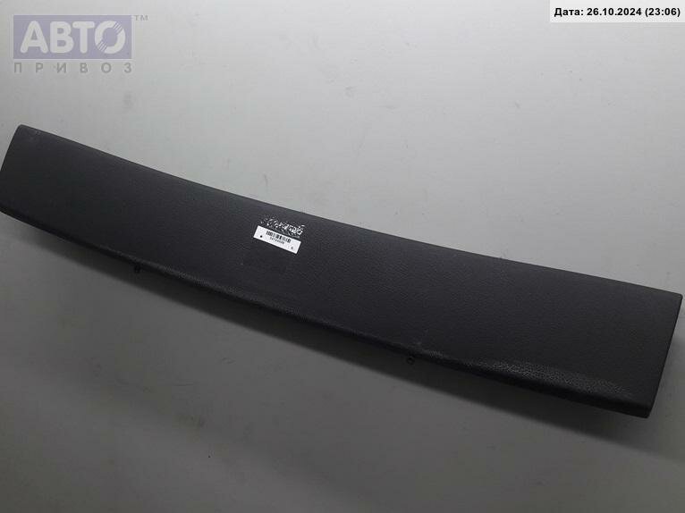 Накладка двери (крышки) багажника Skoda Octavia mk1 (A4 1U) 1996-2010