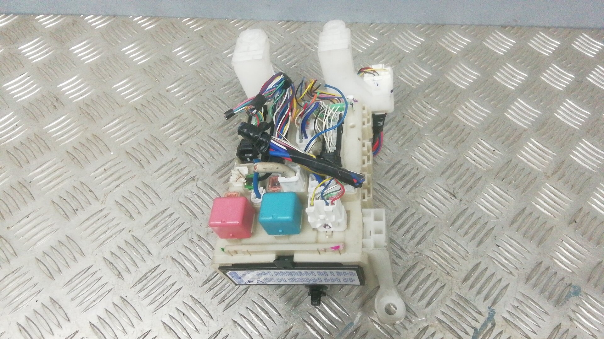 Блок предохранителей TOYOTA COROLLA E15, Номер 8B15-1561, 82730-12370