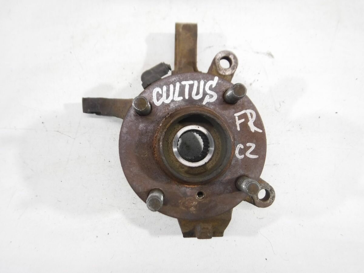 Кулак поворотный передний правый Suzuki Cultus III (1995—1998) 4511060820