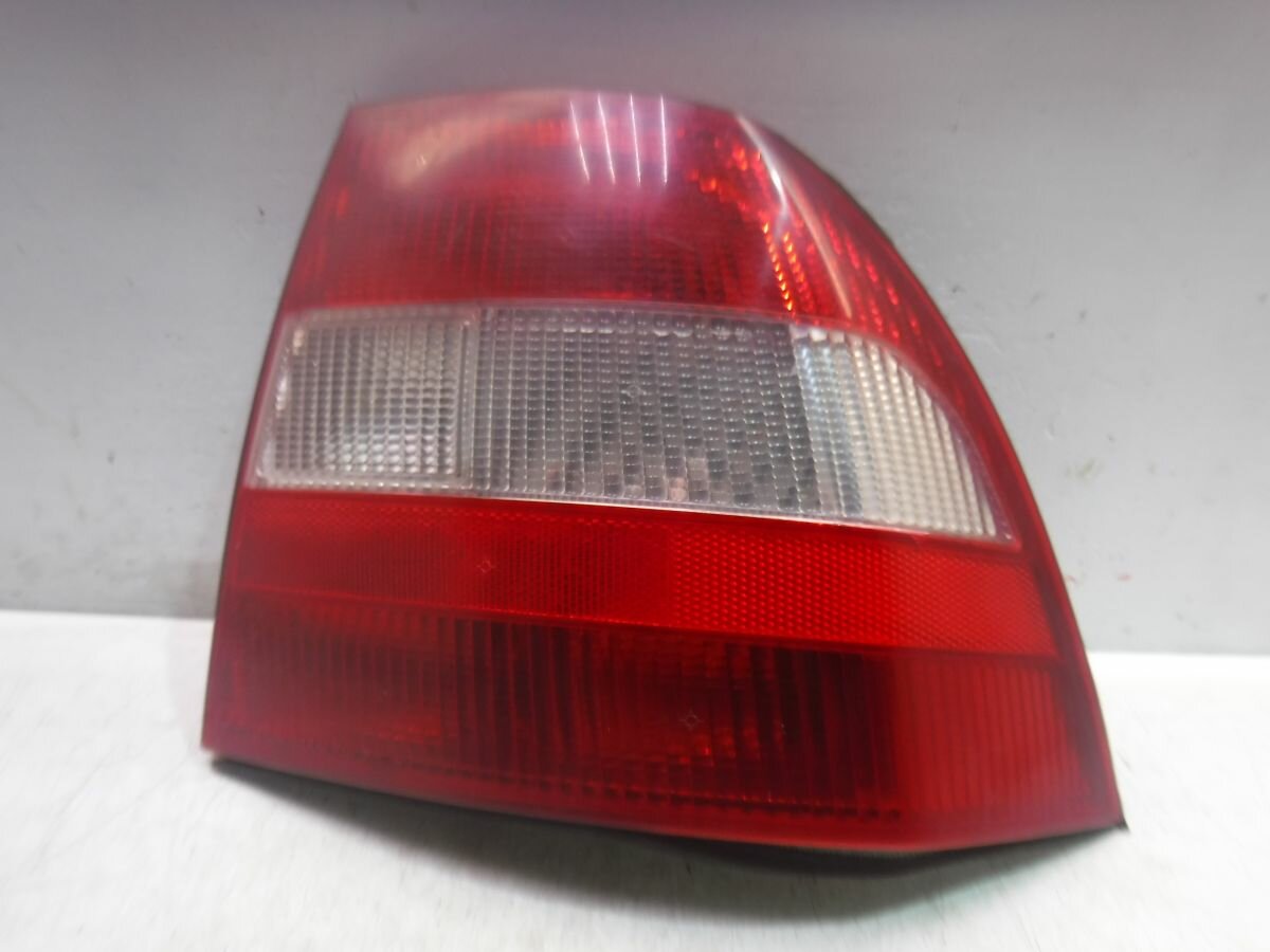 Фонарь задний правый Opel Vectra B (1995—2000) 90568049