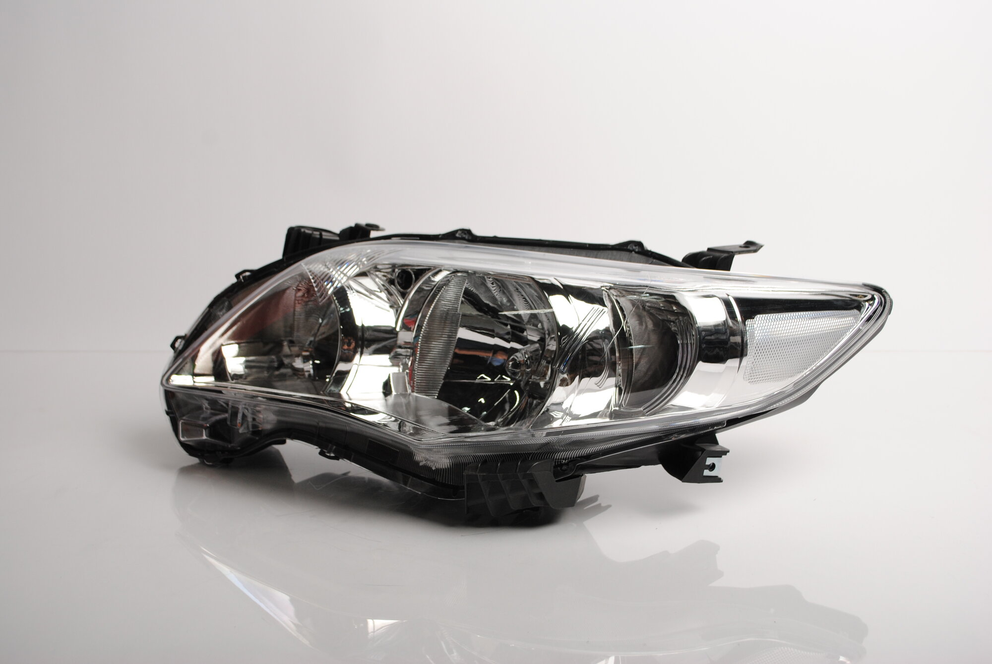 Фара 81170-02B10 Powertec Toyota