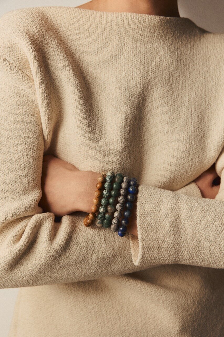 Жесткий браслет, яшма, лазурит