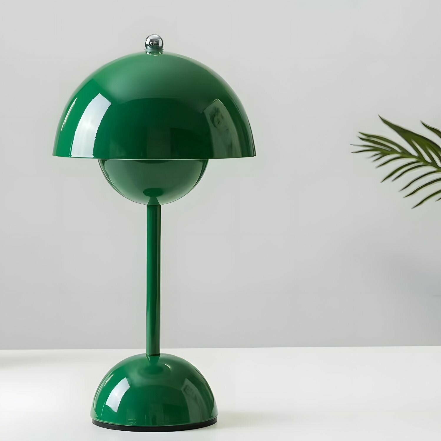 Настольная лампа, трехцветный свет, сенсорный выключатель, свободная регулировка яркости освещения