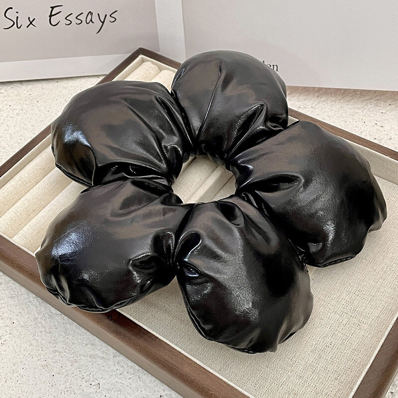 Кольцо для волос "Кольцо с фрикаделькой", с чёрным цветком