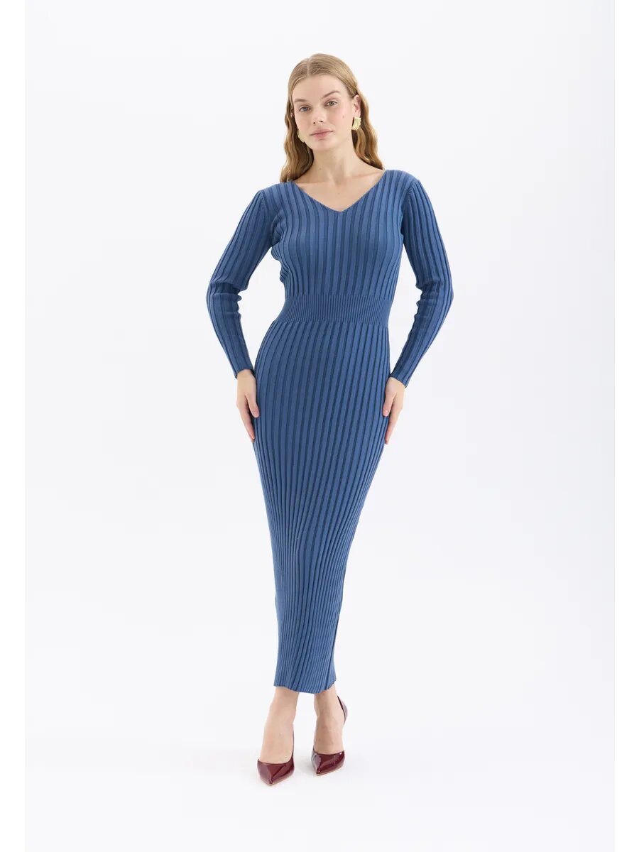 Платье осень - зима 2025