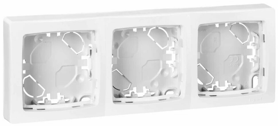 Рамка Legrand "Oteo" 086093 для накладного монтажа, 3 поста, белая