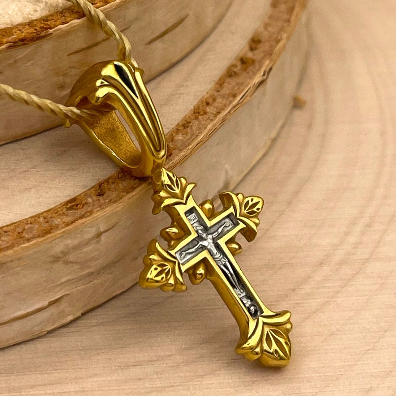 Крестик, серебро, 925 проба, чернение, золочение, оксидирование