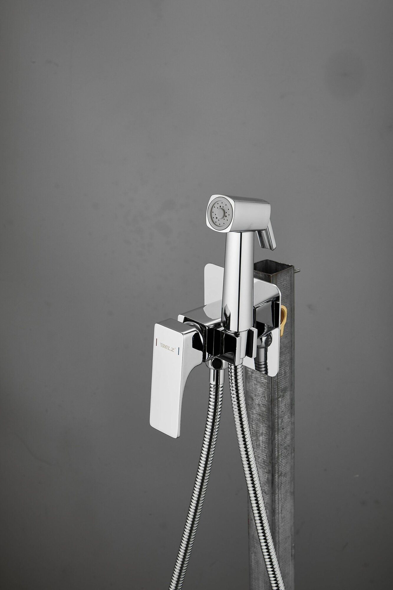 Смеситель с гигиеническим душем цвет хром, латунный Belz B55709