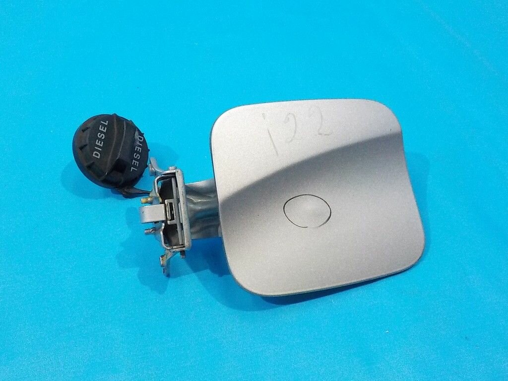 Лючок бензобака Hyundai Starex H1 - Grand Starex 2007-2021 695104H000 - Б/У