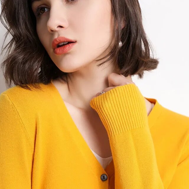 Женские кардиганы 2025 года, вязанные кардиганы с длинным рукавом, тонкие, весна-осень, свитера, трикотажные изделия с V-образным вырезом, корейские модные кардиганы
