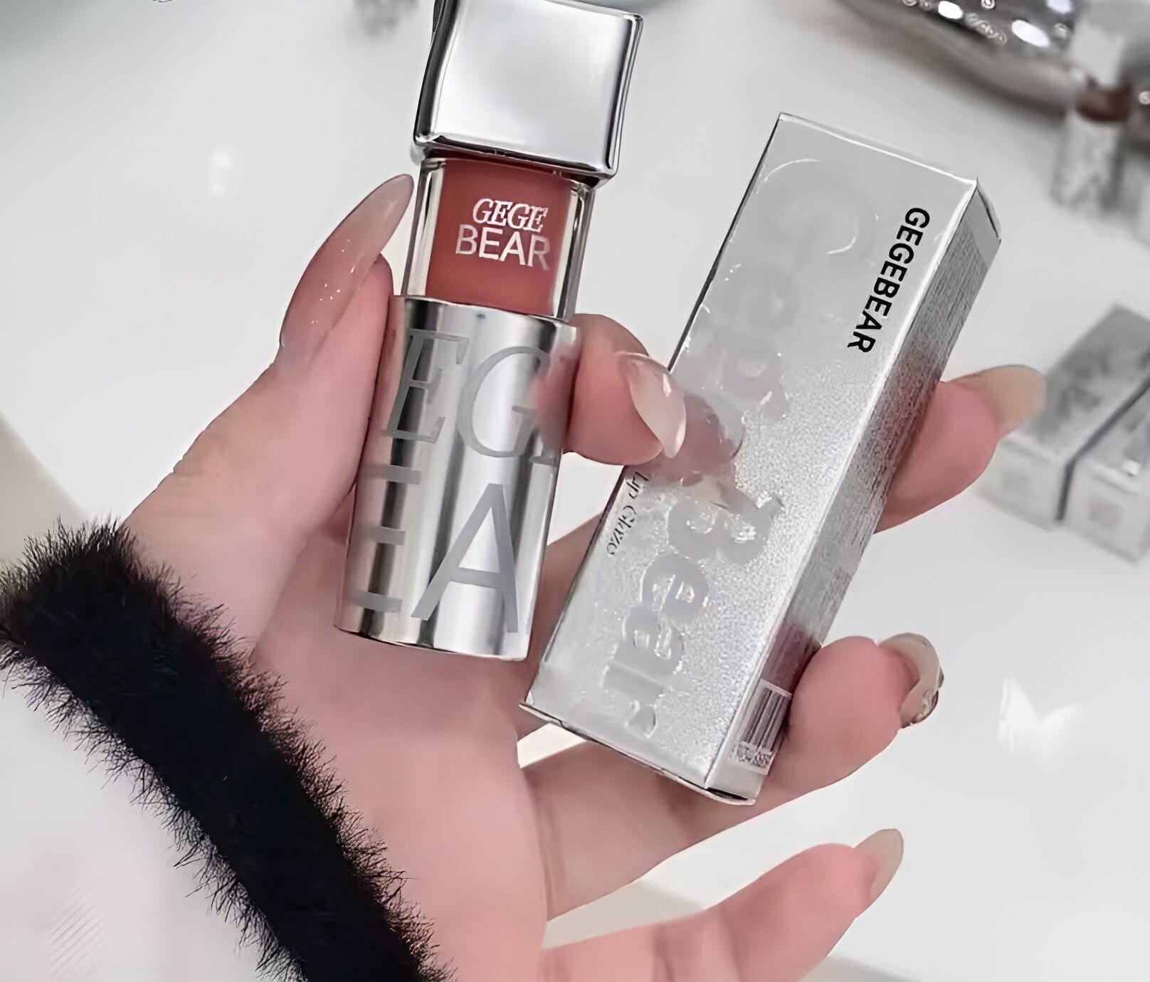 Увлажняющий глянцевый блеск для губ GEGE BEAR тон5