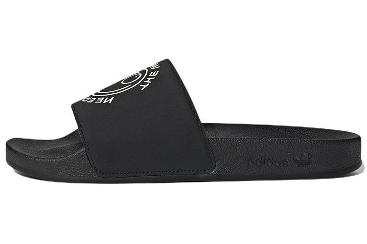 Шлёпанцы Adilette Andre Saraiva