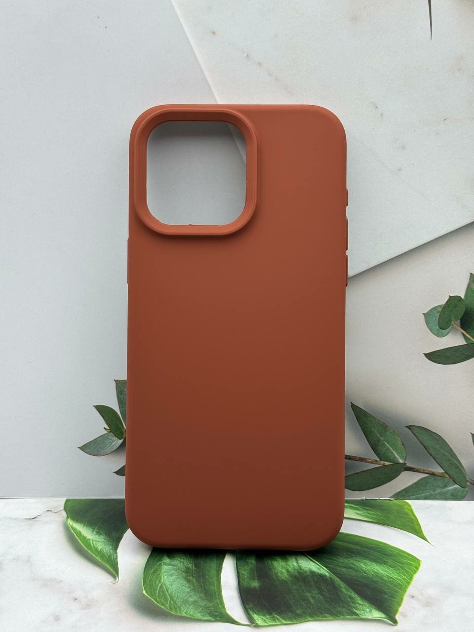 Силиконовый чехол на iPhone 15 Pro Max защитный