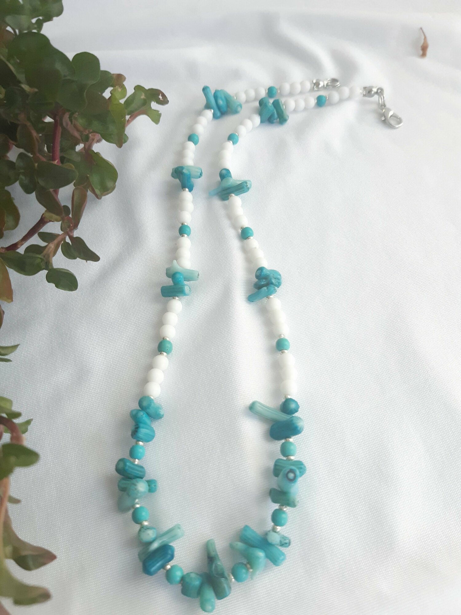 Колье, коралл, агат, говлит