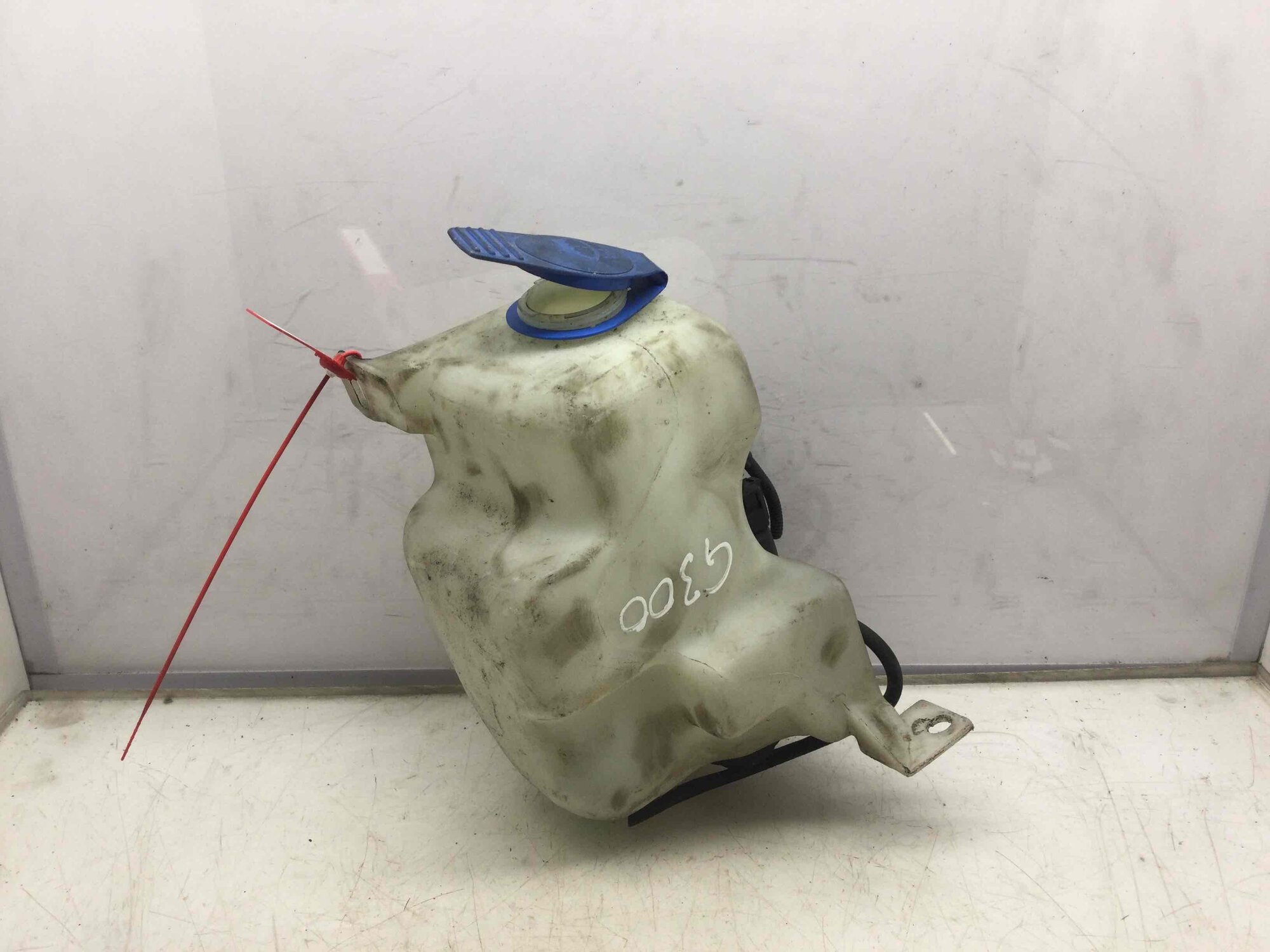 Б/У Бачок омывателя Volkswagen Golf 4 поколение (1997-2004) 1999 г.