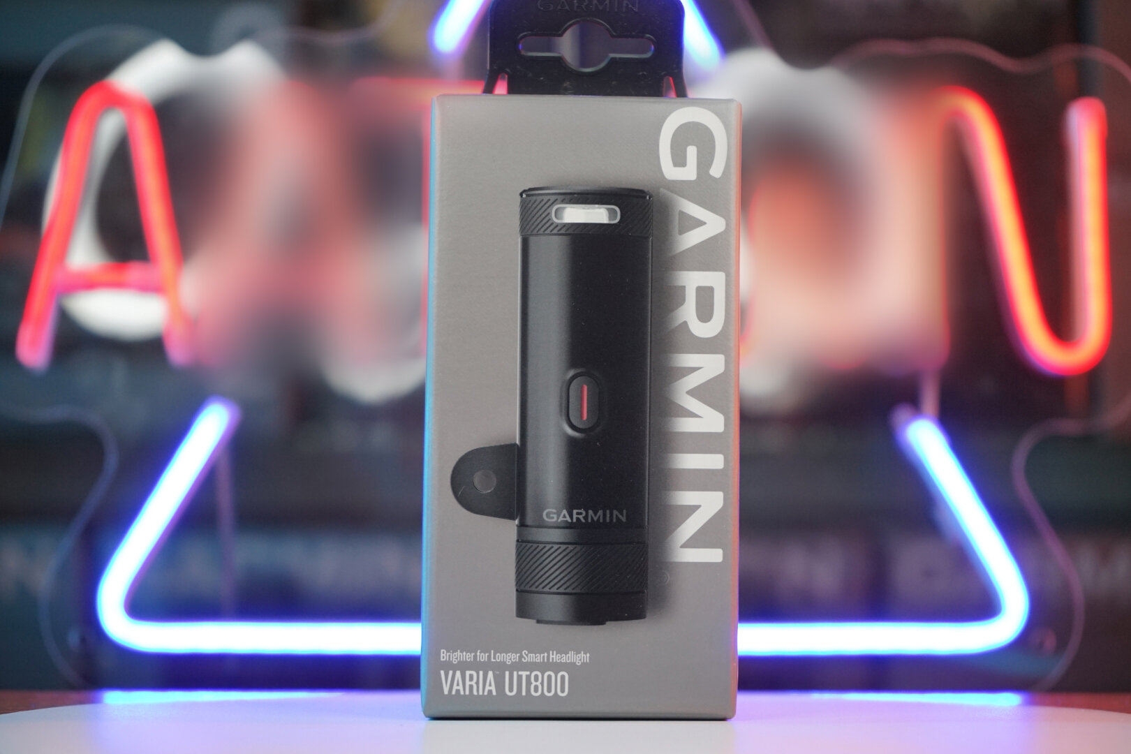 "Garmin Varia UT800 Urban Edition" - умная фара для городской езды