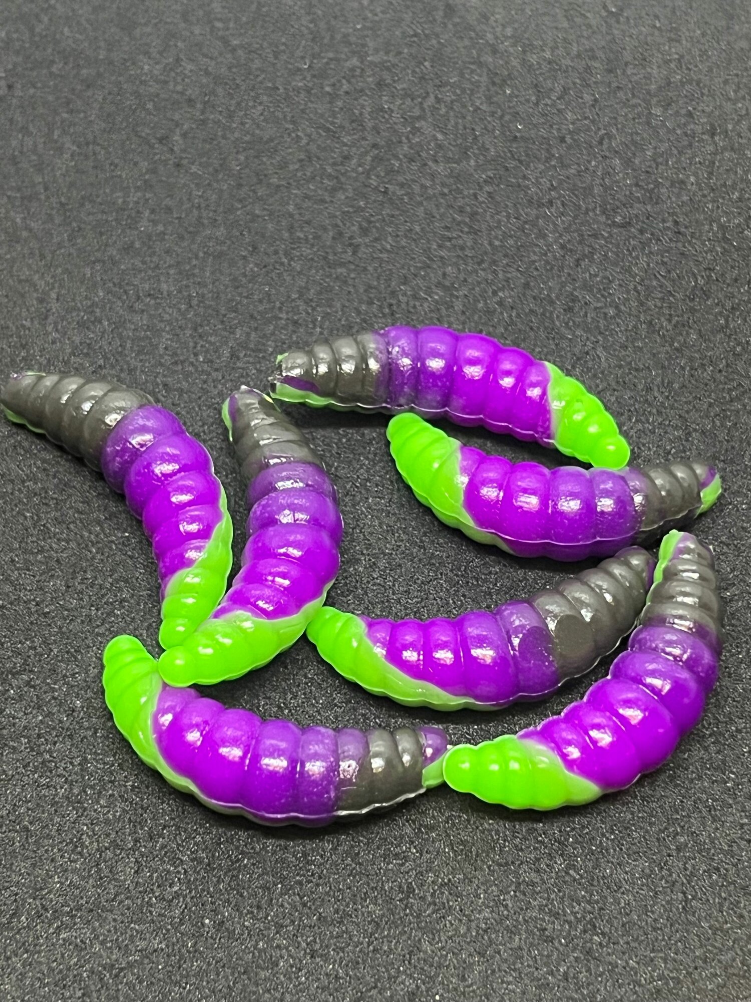 Съедобная, плавающая силиконовая приманка. Maggot 1.3 Фиолетовый- зеленый- чёрный