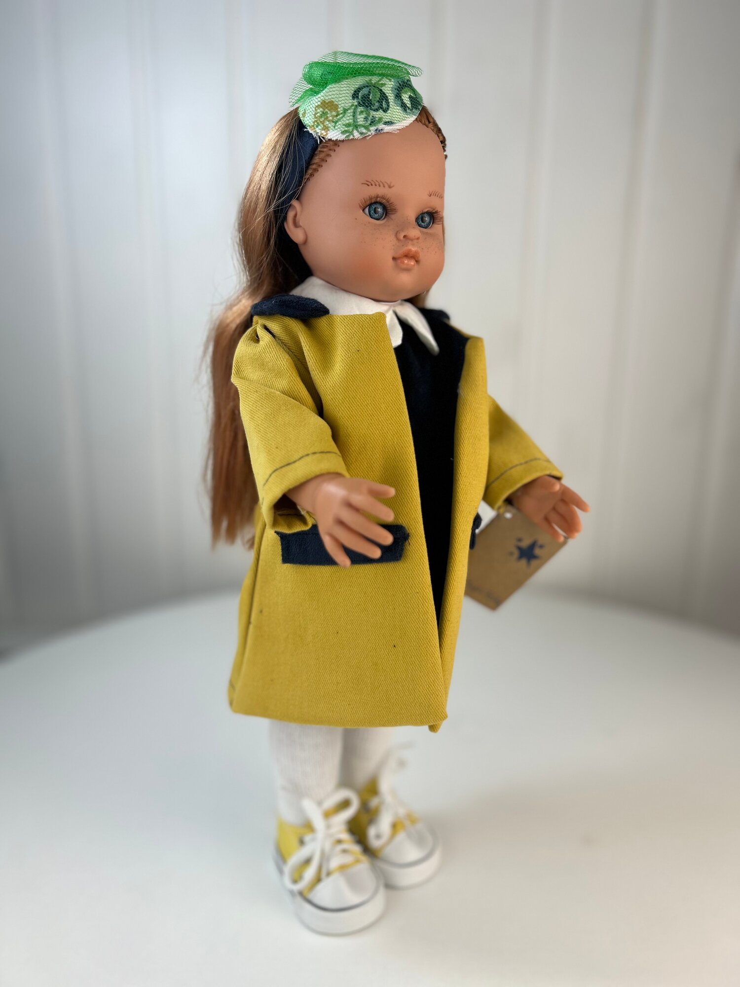 Кукла Lamagik "Нэни", в желтом жакете, 42 см, арт. 42008C