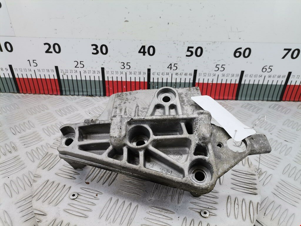 Кронштейн (крепление лапа) двигателя Renault Clio 3 8200408663 арт. 1854425