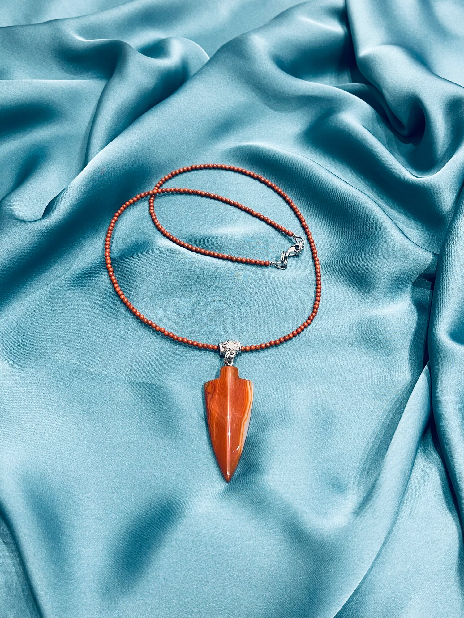 Колье, сердолик, яшма