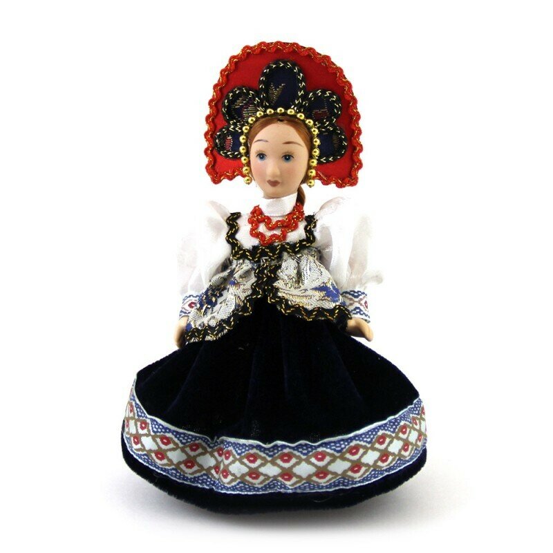 Кукла в народном костюме