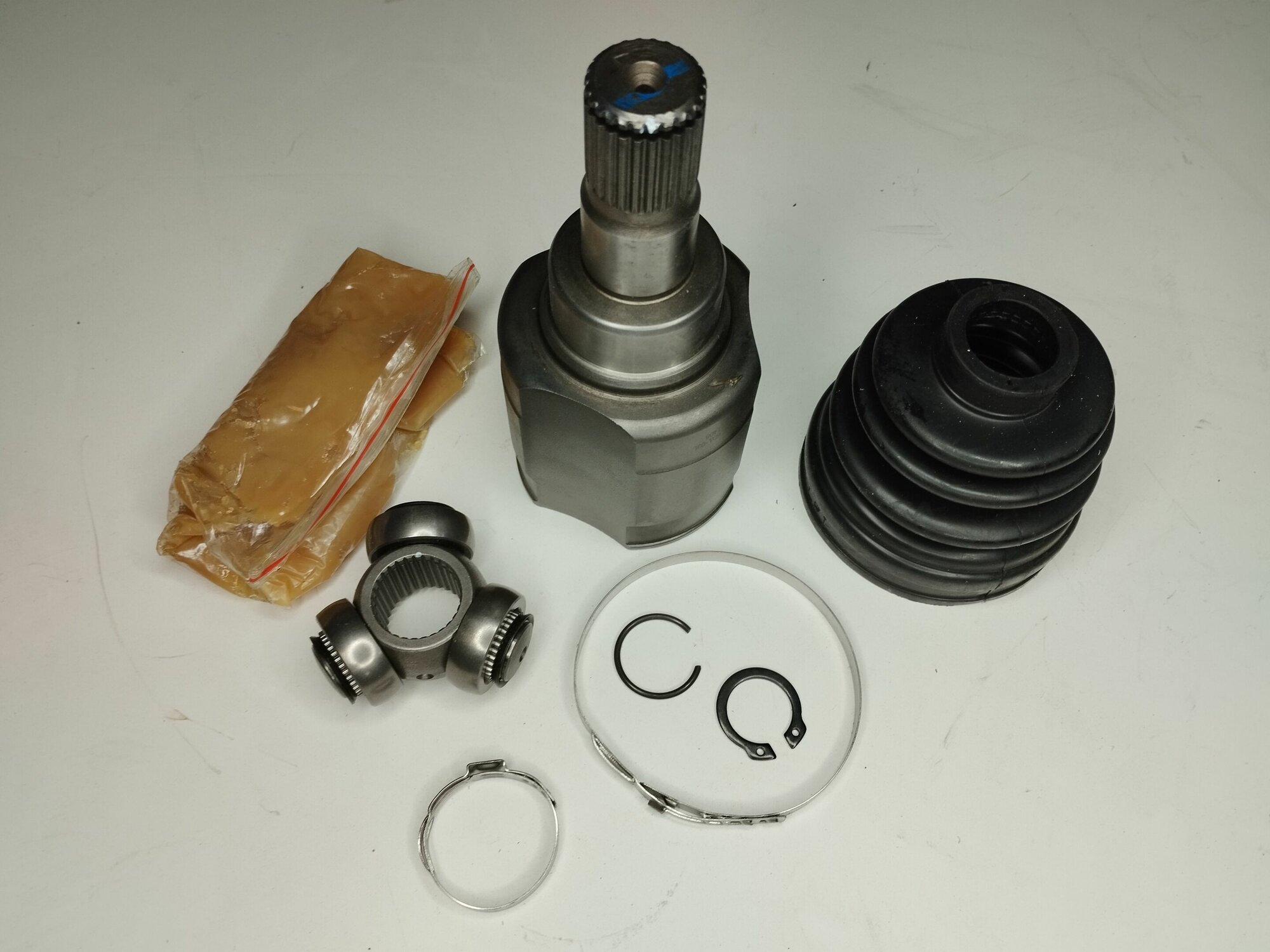 Шрус внутренний правый (25 наружных, 30 внутренних шлица) Lifan Solano (620) [1.6 16V CVT седан] SBAE22005