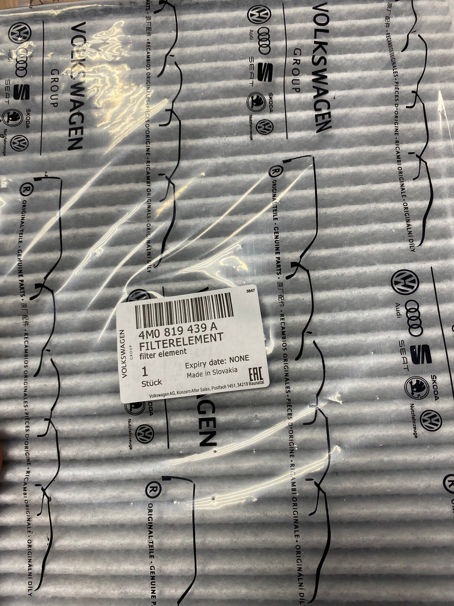 VAG Фильтр салона угольный 4M0819439A Audi A4, A5/S5, A6/S6, A7, Q5, Q7, Q8 / VW Touareg