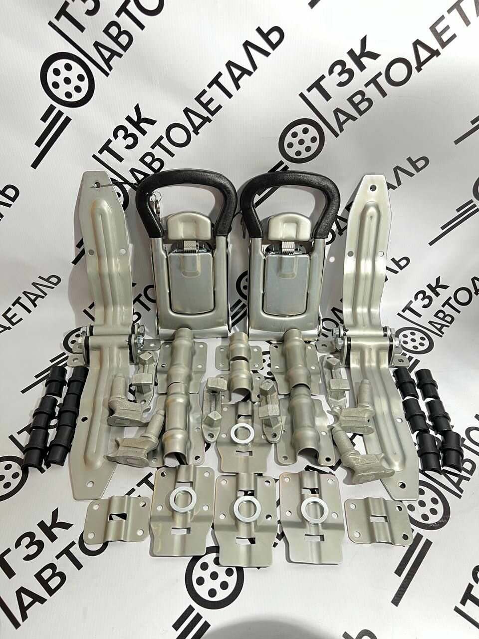 Фурнитура задних ворот на штангу d-22 мм для а/м газель с встроенным замком и PUSH механизмом