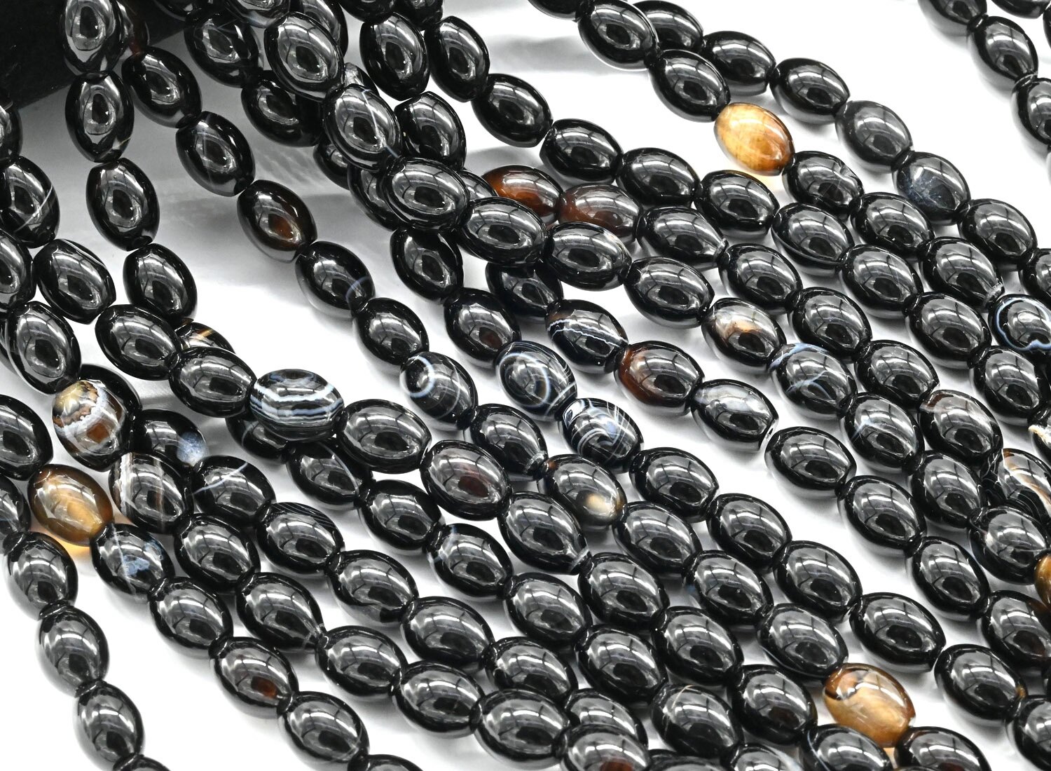 Бусины из агата глазкового овал 8*11мм, 38см, 35 бусин .