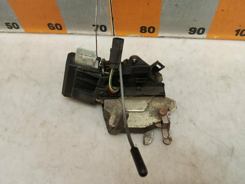 Б/У 7 контактов Замок двери передней правой BMW 5-Series 1997 E39 374697 BMW арт. 51218235102