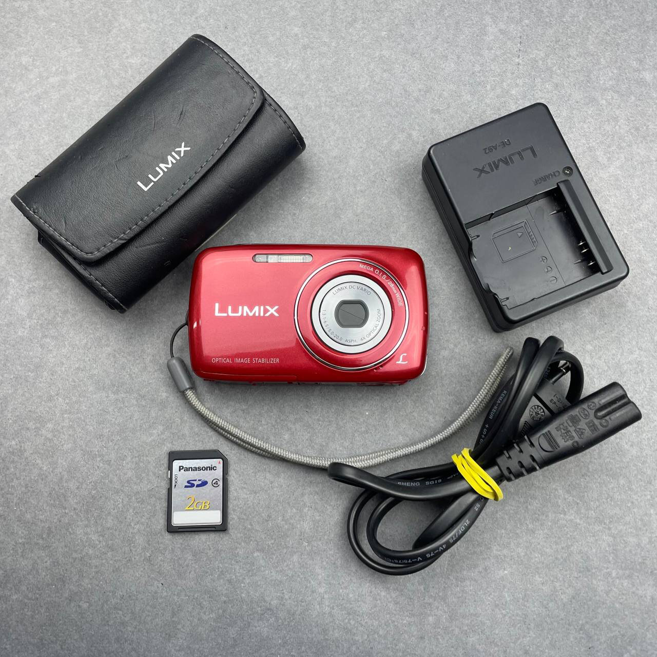 Цифровой компактный фотоаппарат Panasonic Lumix DMC S3