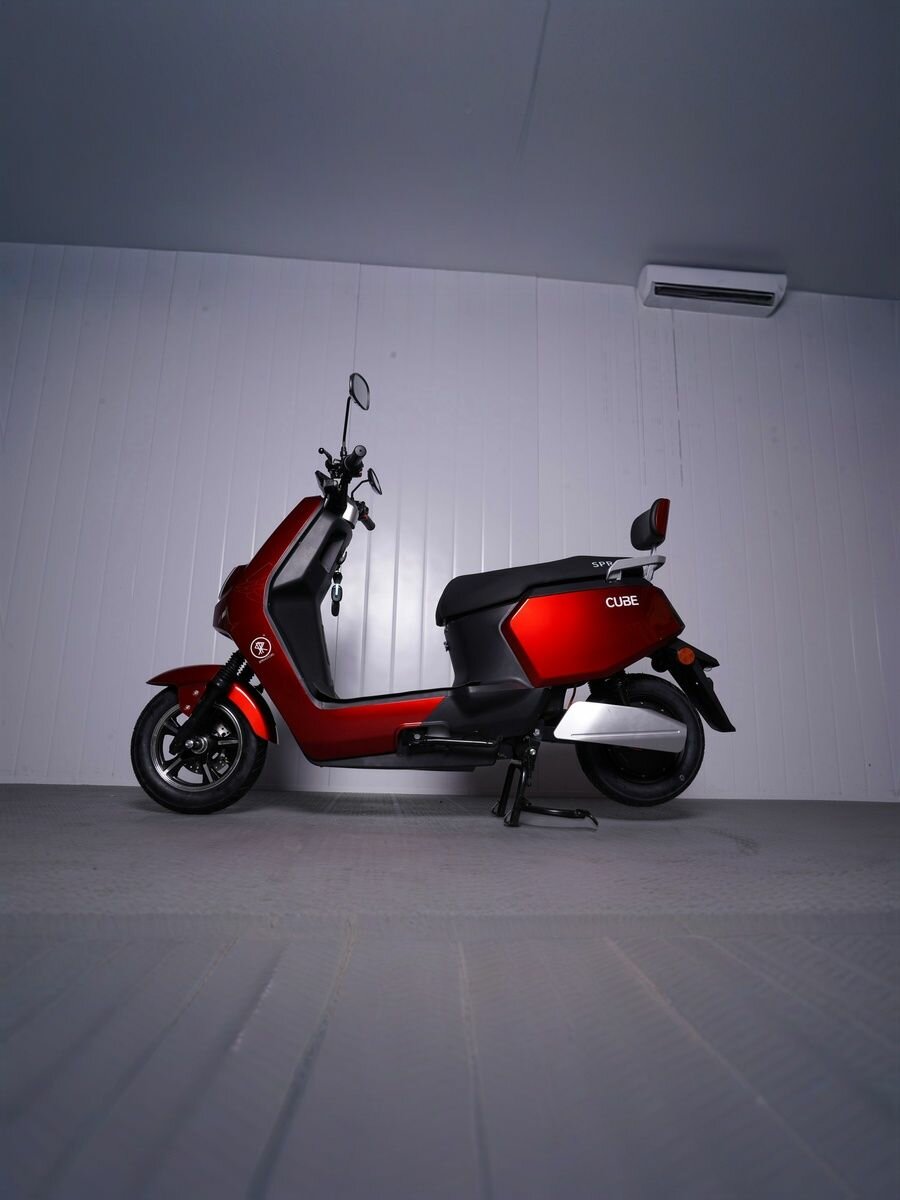 Электрокутер 1000ВТ CUBE, красный, в заводской упаковке, без ПТС