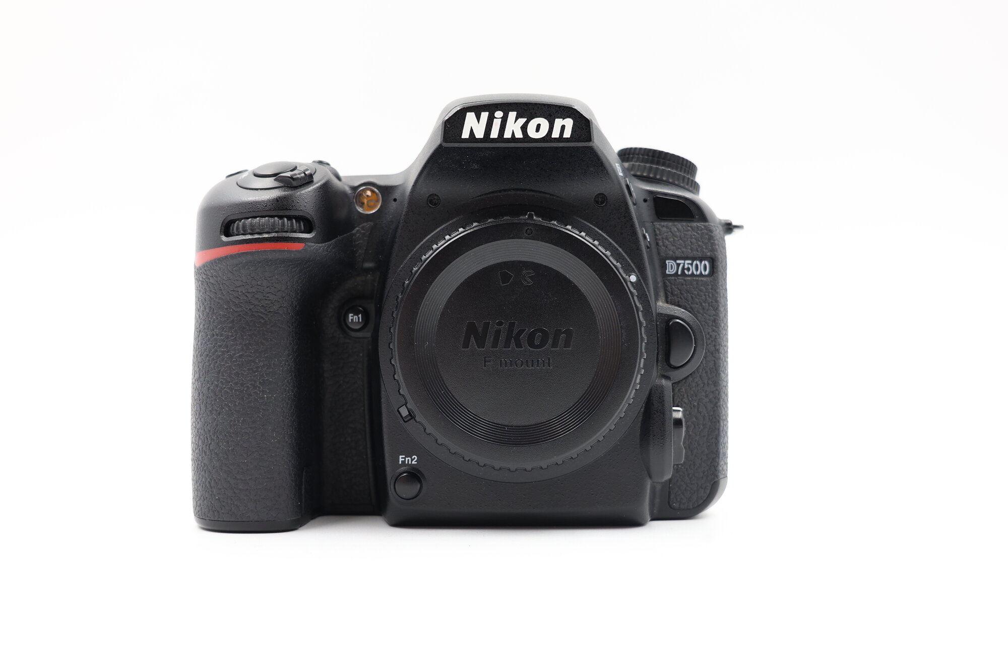 Зеркальный фотоаппарат Nikon D7500 Body
