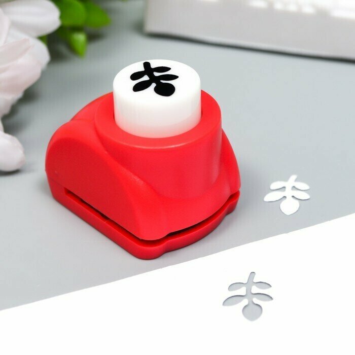 Фигурный дырокол д. 1,8 см веточка 4,5*3,2*3,7 см