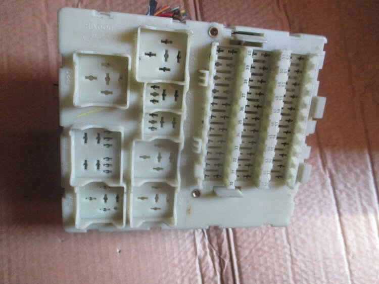 Блок предохранителей салонный 2M5T14A073PD 2MST14A073PC Форд Фокус 1 S-66 USA