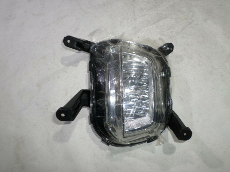 Фара противотуманная правая 922084Y000 ST22320R2R Киа Рио 3 с 2015 по 2017 год - Sat