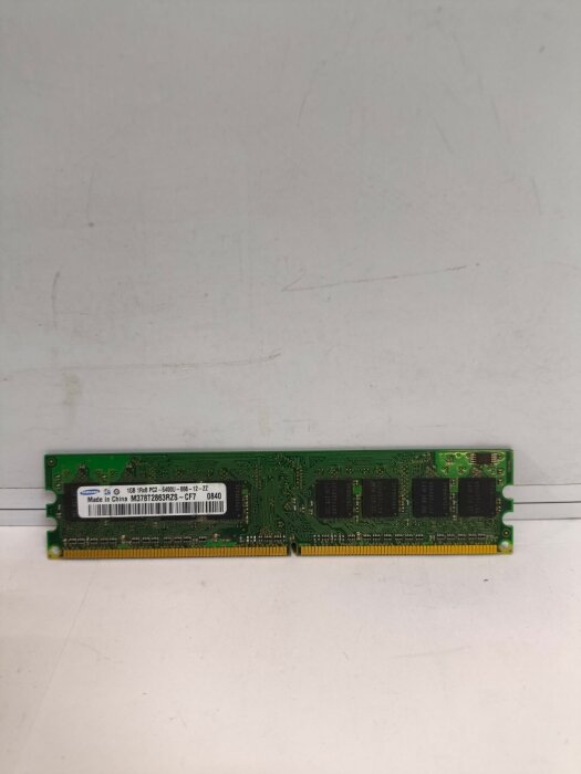 Оперативная память DDR2 1Gb PC2-6400 Samsung M378T2863RZS-CF7