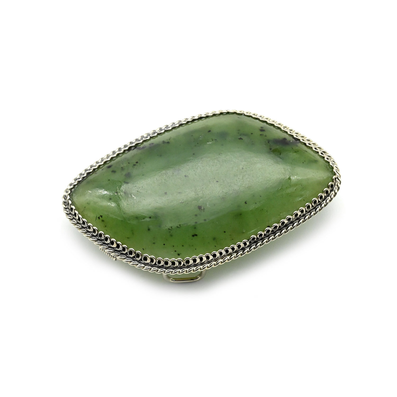 Брошь, нефрит