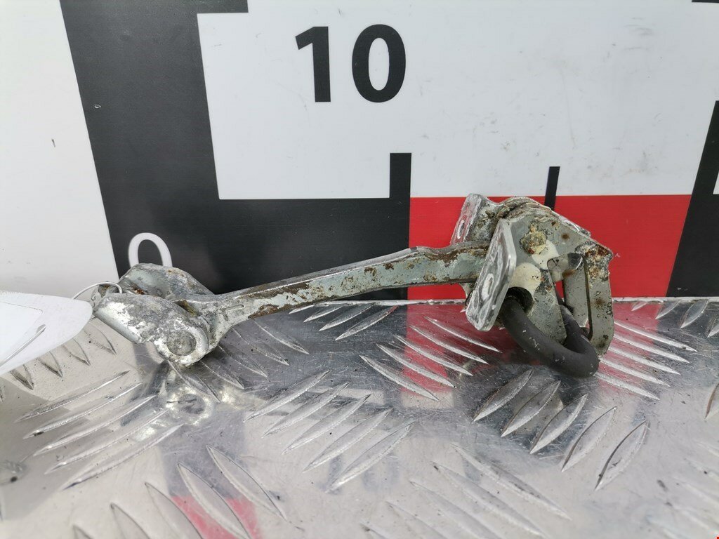 Ограничитель открывания двери задней Opel Omega B 90494807 арт. 1587840