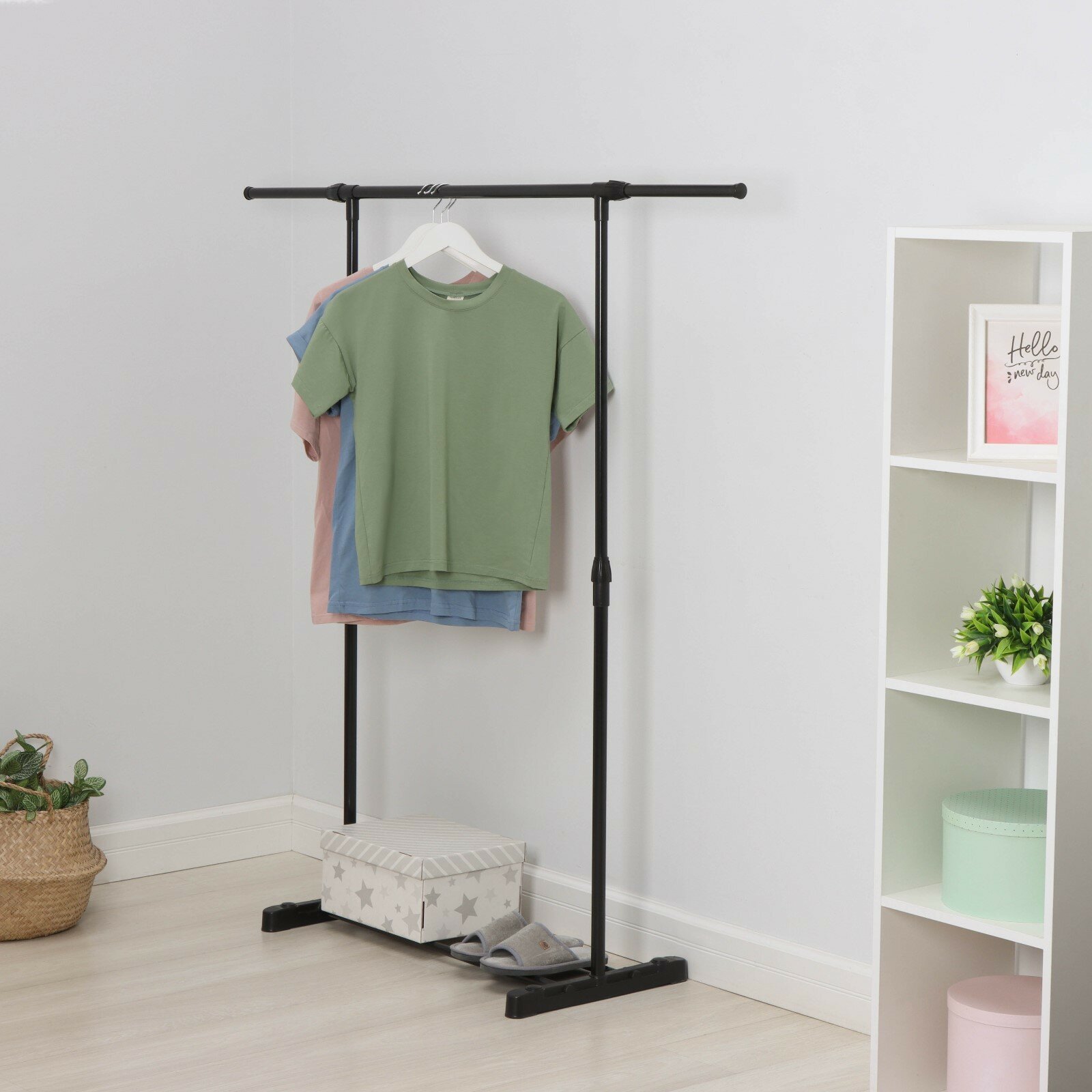 Вешалка - стойка напольная для одежды LaDоm, с полкой для обуви, 90(150)×42×90(150) см, чёрная