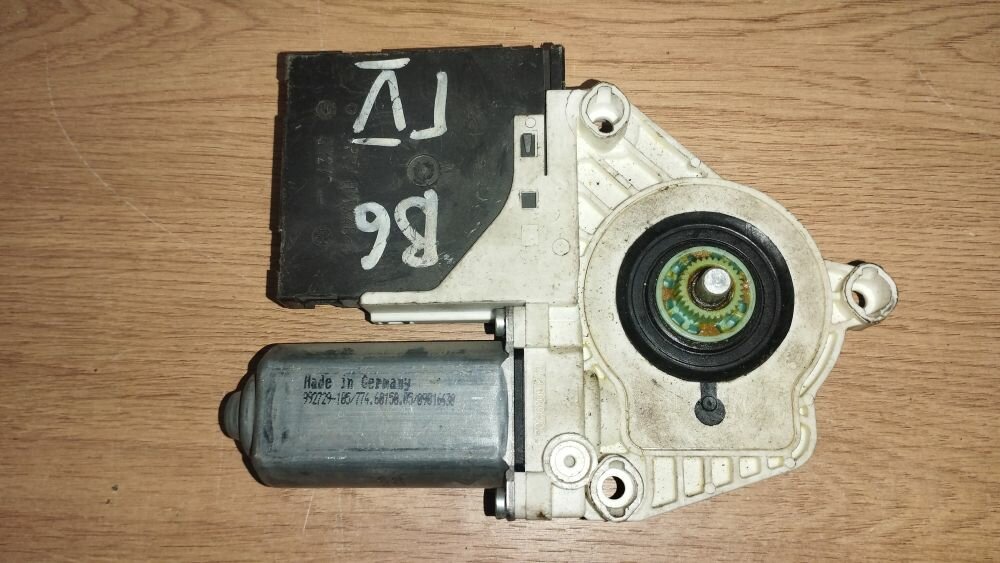 Мотор стеклоподъемника передний Volkswagen Jetta 5 1K0959701K