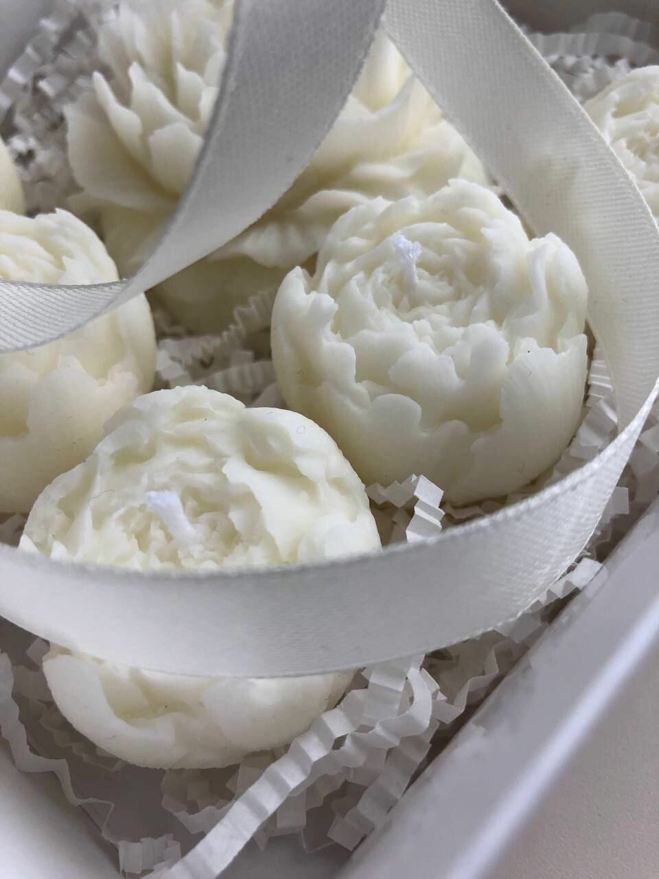 Набор интерьерных свечей с нежным ароматом ванили в форме одного большого и 5 маленьких пионов "Ванильная вуаль"/Нежная ванильная нежность/Уют и тепло в вашем доме