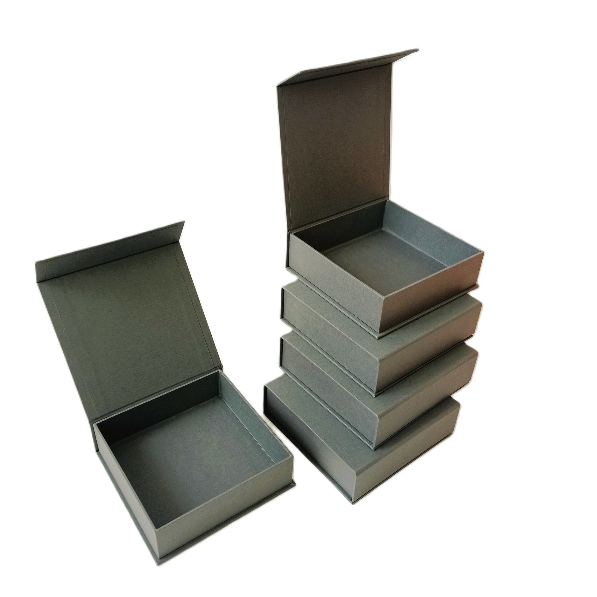 Подарочная коробка на магнитах. Размеры 12.5х12.5х3.5 см. Цвет серый. Набор из 5 шт